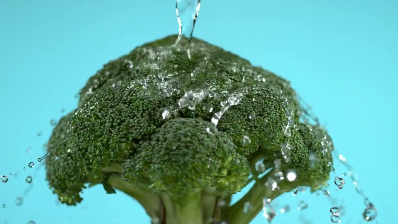 DROPS SPIN BROCCOLI BACKGROUND 4K