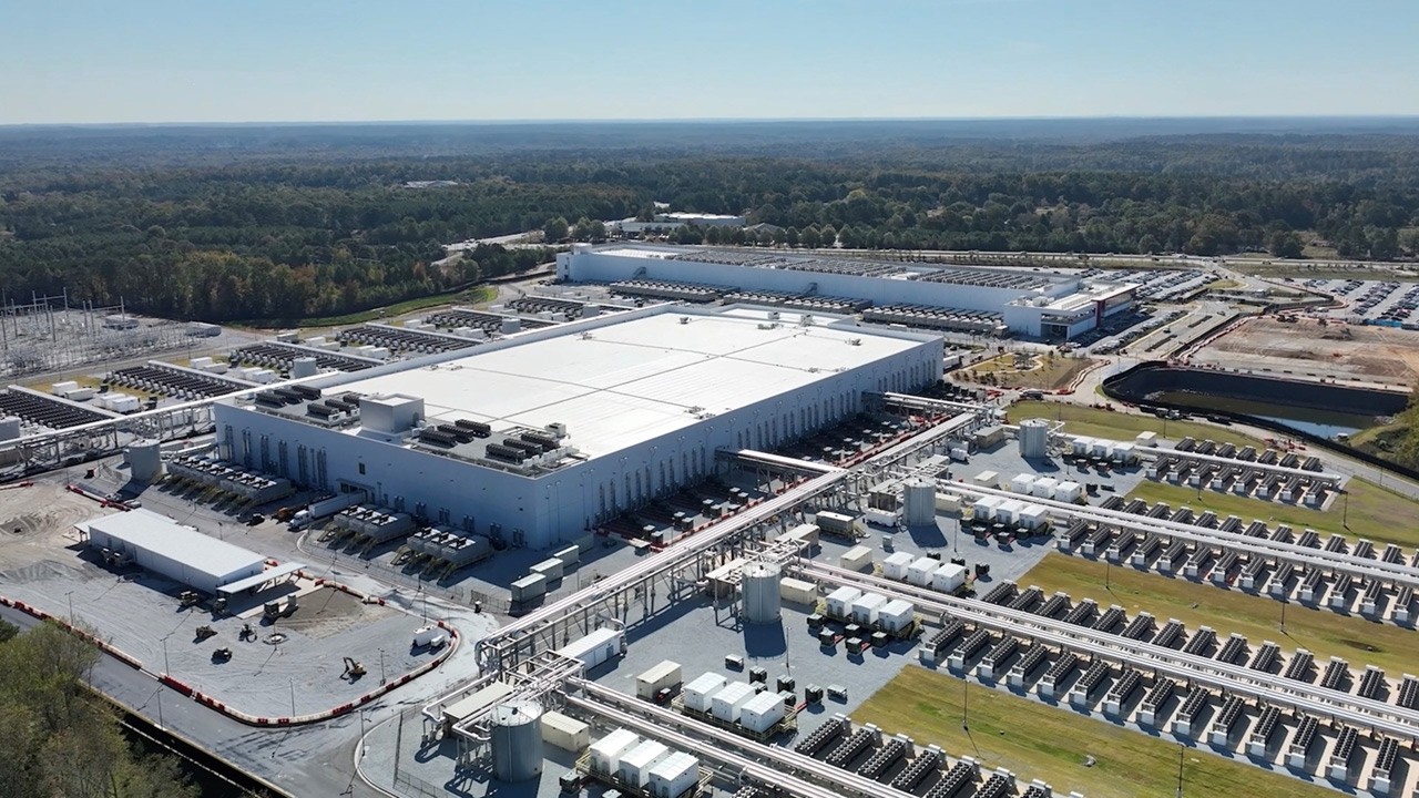 Microsoft Transforms its Cloud Supply Chain with Optimization and Generative AI