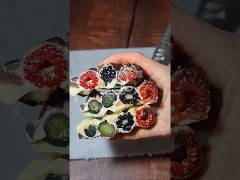 How to Make the Yummiest Berry Chocolate Bar Ever!