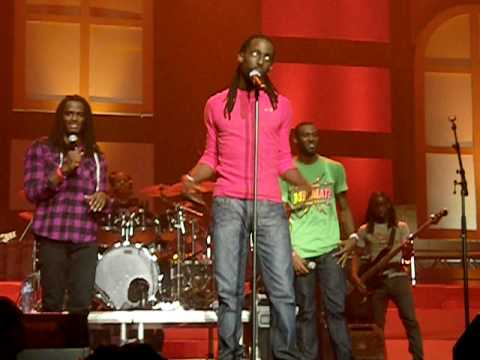 Tye Tribbet & GA-Stand Out.AVI