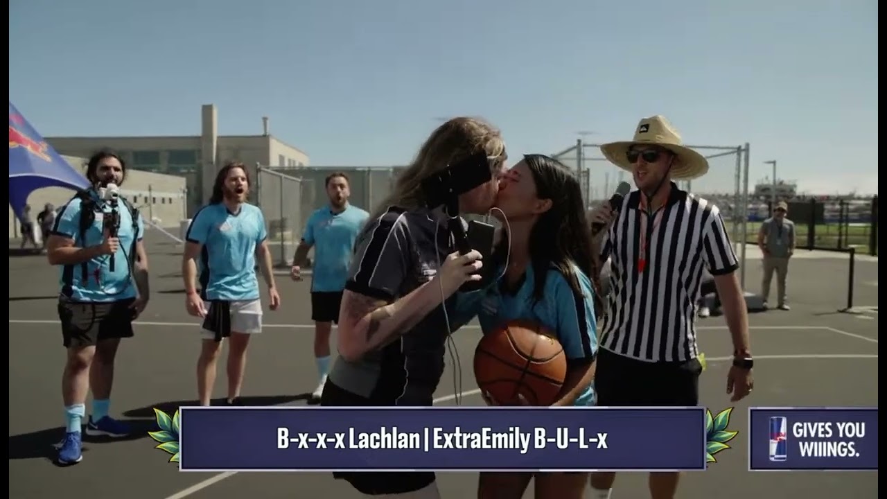 Qtcinderella and ExtraEmily kiss (Ludwigs' streamer games)