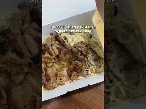 The takeout pasta is SO GOOD but why is it $11 🥲 #takeout #lunchtime #whatieatinaday #foodvlog
