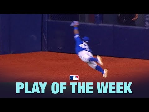 Play of the Week- Davis' incredible leaping grab