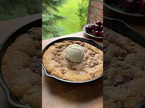 Brown butter skillet cookies 🍪 #baking #sweet #dessert #bakingvideo