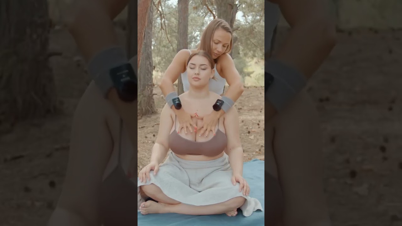 She has the longest cleavage…❤️