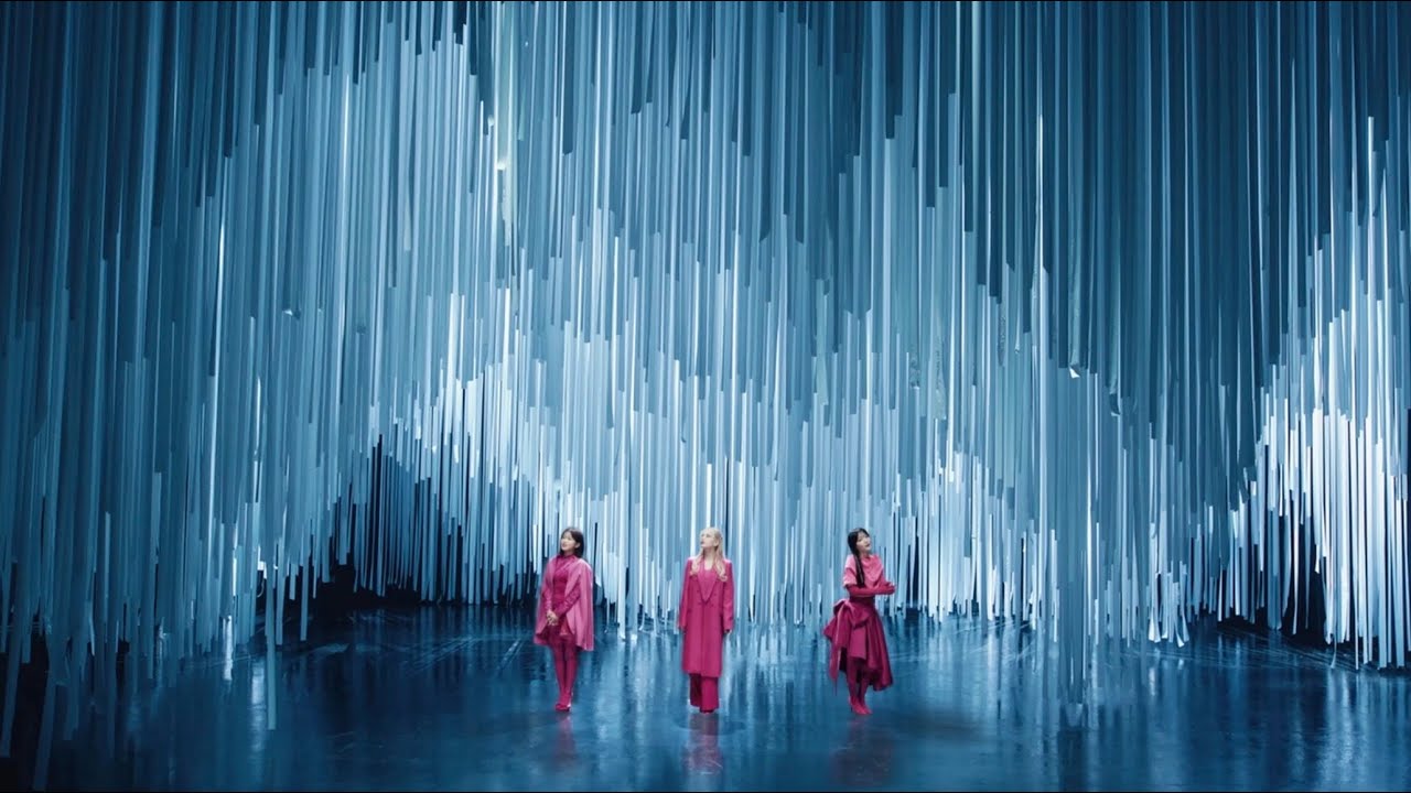 iScream(アイスクリーム) ヨドバシカメラマルチメディア梅田プレゼンツ「クリスマスツリー点灯式&スペシャルライブ」に登場！ - 日刊 ...