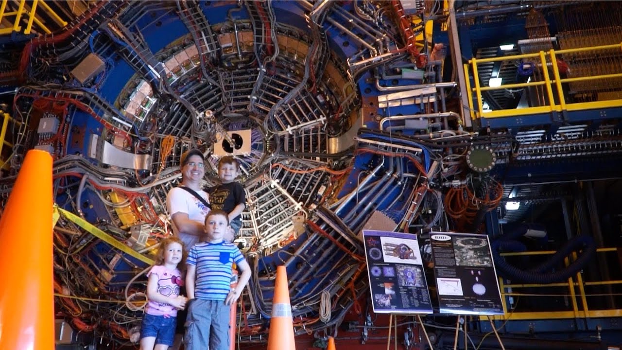 Splitting Atoms on Long Island: The Public Tours RHIC at Brookhaven National Lab Summer Sundays