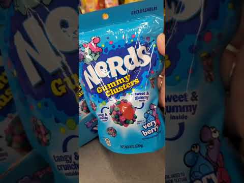 NERDS GUMMY CLUSTERS Very Berry Flavored #satisfying #shorts #amazing #hack #yearofyou #asmr #candy