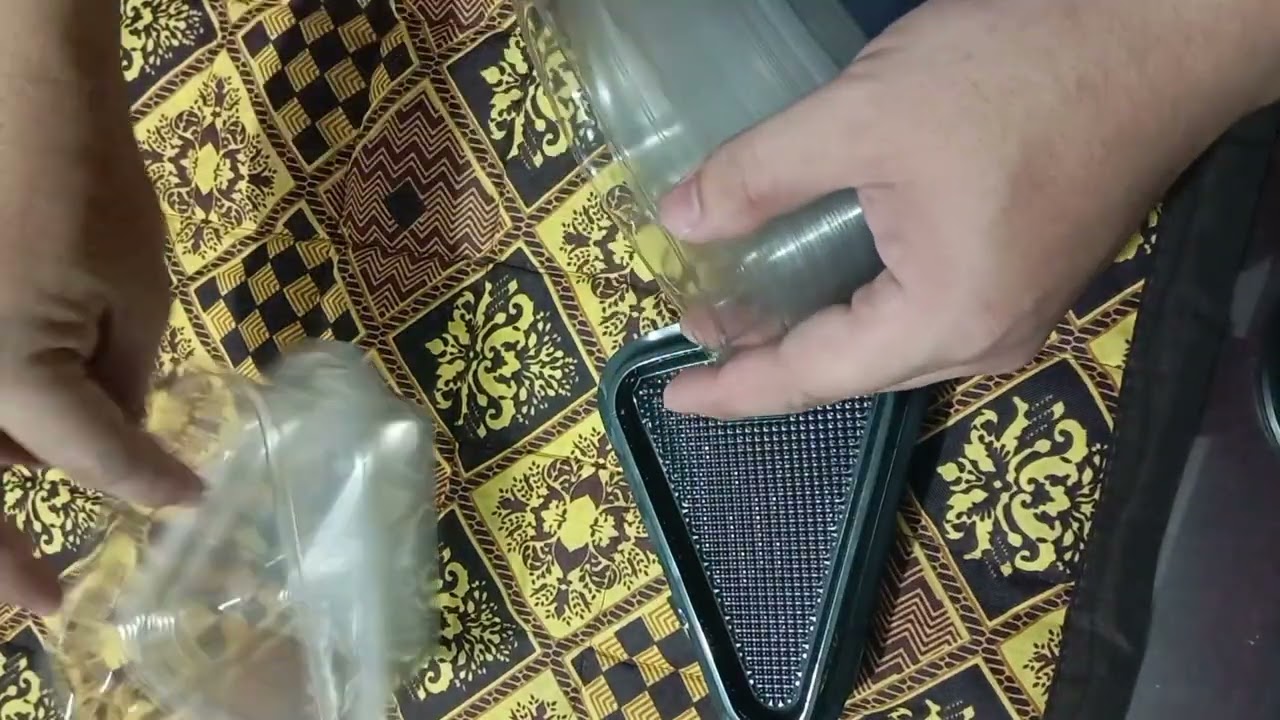 Triangle Cake Container