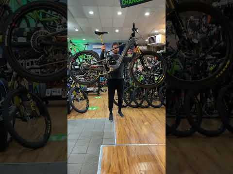 Amazing Ebike!🚲 Santa Cruz Heckler CC 2022  56 milion views on Instagram !🤘🏼 #shorts #mtb
