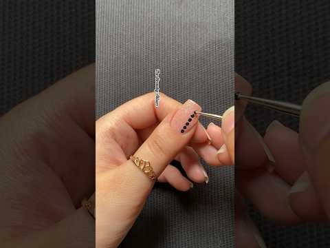 💅🖤Easy dot nail art design #shorts #shortvideo #nailart2024
