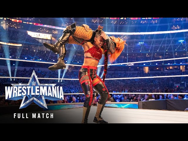 Former champion arrives at WWE RAW; claims she will win Women's World ...