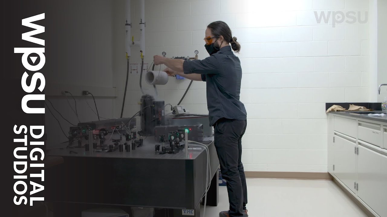 MISSION: MATERIALS SCIENCE - Scientists in Action (Cremer Lab)