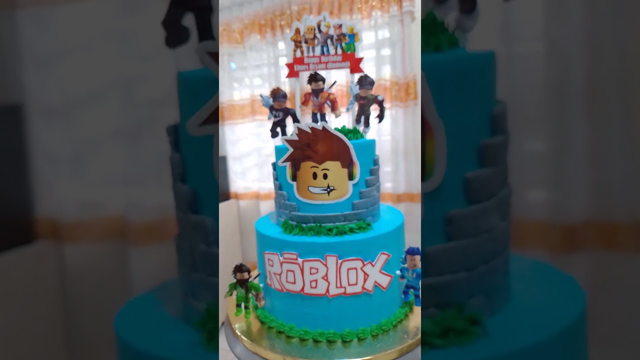 Two tier Roblox theme cake #cake #robloxcake #trendingcake #cakedesign