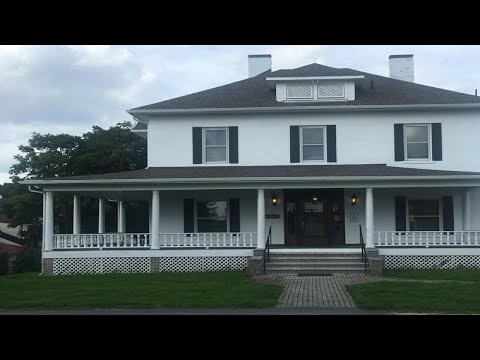 417 MAIN STREET EAST, OAK HILL, WV Presented by Herb Balser.