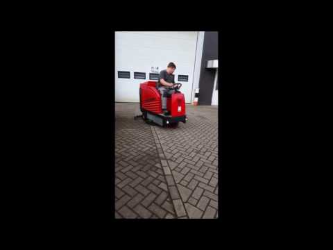 Heavy Duty Ride on scrubber drier Gansow Titan 252 BF 100, 437 hrs, ex BMW Munich Germany