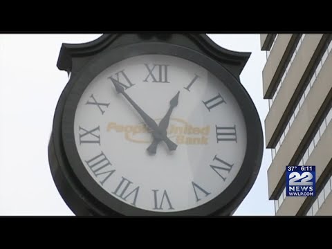 State representatives looking into changing time zones