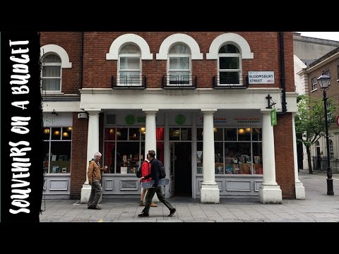 London Souvenirs on a Budget // Charity Shops