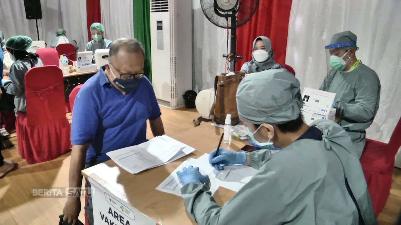 Spotlight: Vaksinasi Covid-19 untuk Usia 50 Tahun ke Atas