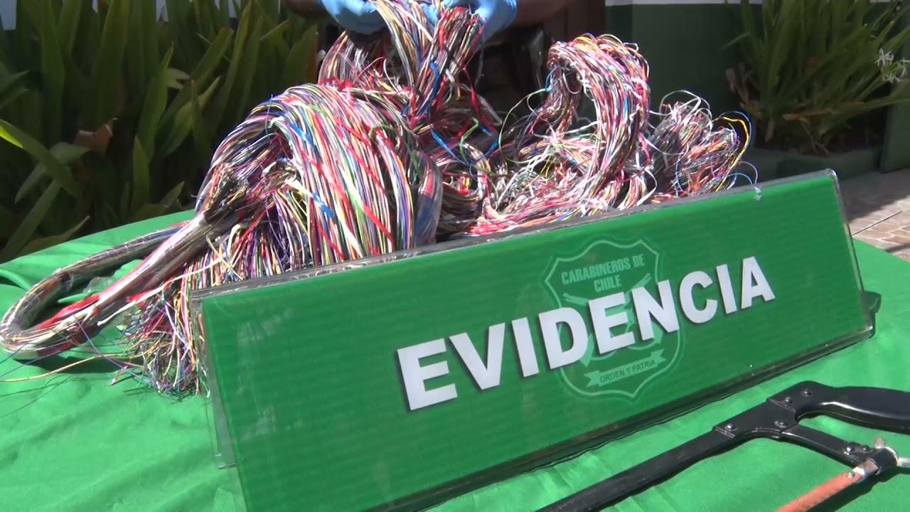 DETIENEN A 3 PERSONAS POR ROBO DE CABLES