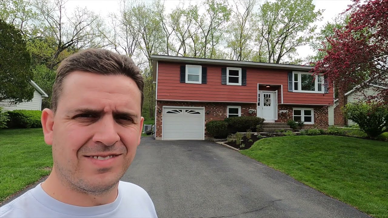 Fully Updated Raised Ranch with Fantastic Outdoor Entertaining Space - 84 Fairlawn Dr, Selkirk, NY