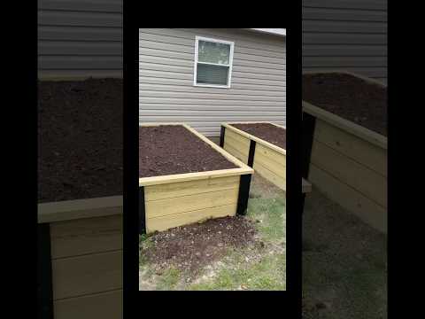 Built these raised garden beds the RIGHT way! Level, sturdy, and back-saving—who’s ready to grow?🌱