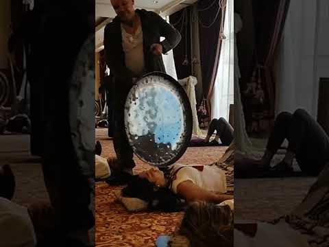 GONG el instrumento de la felicidad y la relajación de alto vuelo y buena vibra