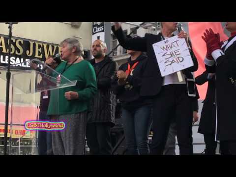 HELEN REDDY "I AM WOMAN" Women's March LA 2017