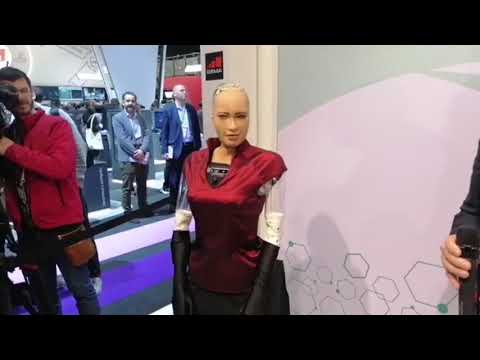 MWC19 : Le robot Sophia parle au monde de la Tunisie