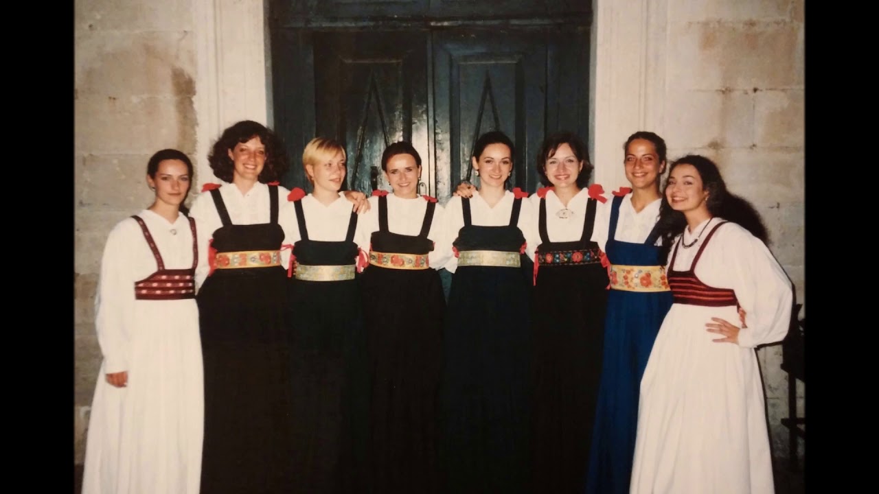 Klapa Cesarice, najdugovječnija zagrebačka ženska klapa, nastupa u ...