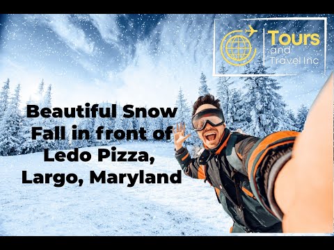 Beautiful Snow Fall in front of Ledo Pizza.