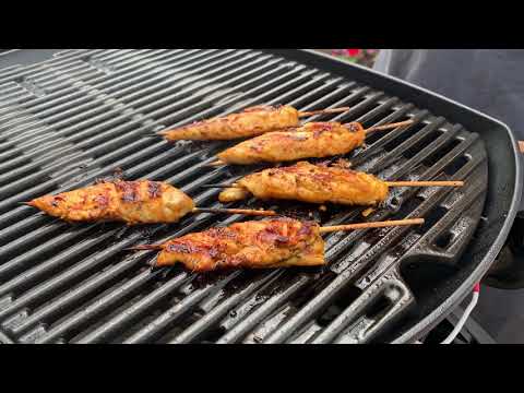 Sticky chicken skewers