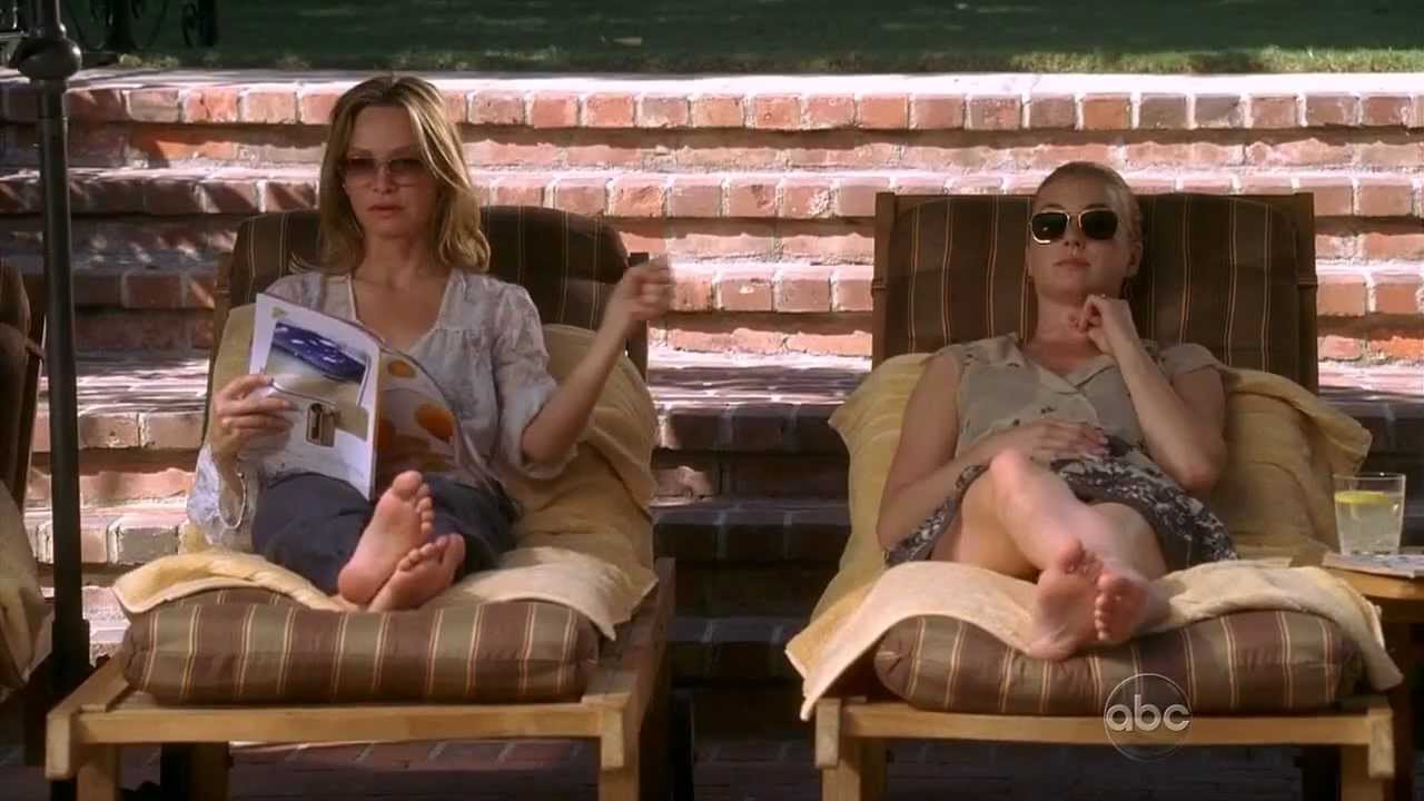 Emily VanCamp & Calista Flockhart soles