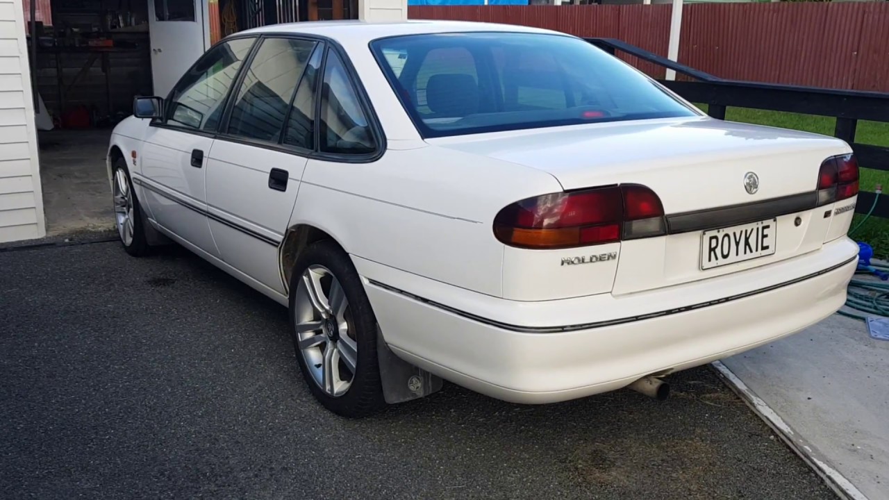 1996 holden vs commodore first look