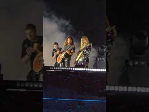 Bill & Tom Kaulitz dual guitars - Parookaville 2024 surprise act #tokiohotel
