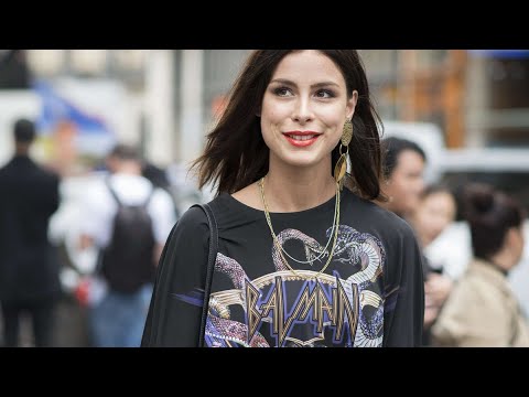 Nasse Grüße: Lena Meyer-Landrut trägt auf Fotos nichts als Frottee - und lässt die Fans ausrasten