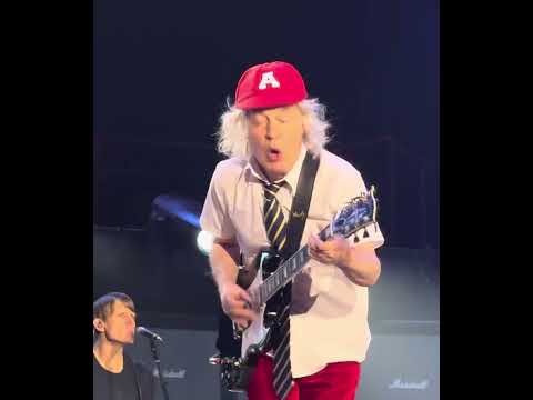 ACDC Thunderstruck #acdc #acdclive full concert on my channel 🤘🏼😎🤘🏼🎸🔥 #concert #heavymetal