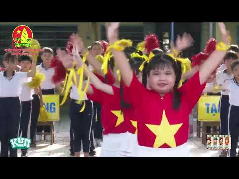 Múa flashmob: Đường đến khung thành - Kun học tốt