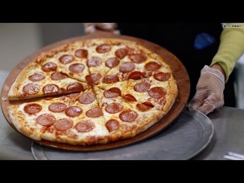 New York mayor's major pizza problem!