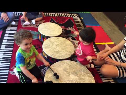 Learning motor control with drums in Wiggle & grow @ Kindermusik by Gymagination