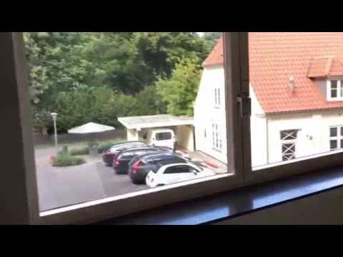 Svendborg Sygehus, rundtur i forhallen