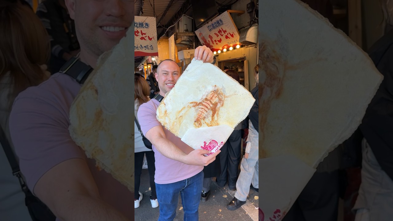 Huge Shrimp Cracker or Shrimp Chip at Tokyo’s Tsukiji Fish Market! #japan #tokyo #shrimp #tsukiji