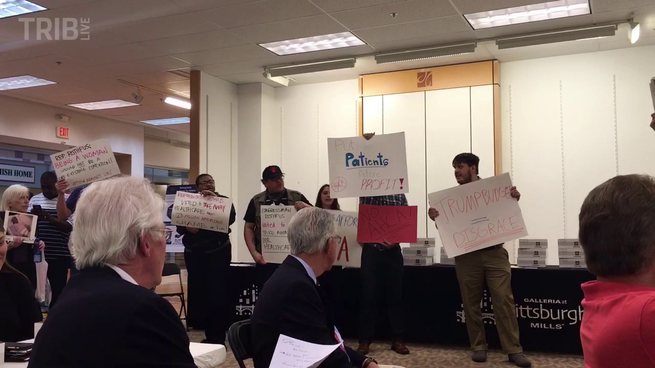 Protest during chamber of commerce event