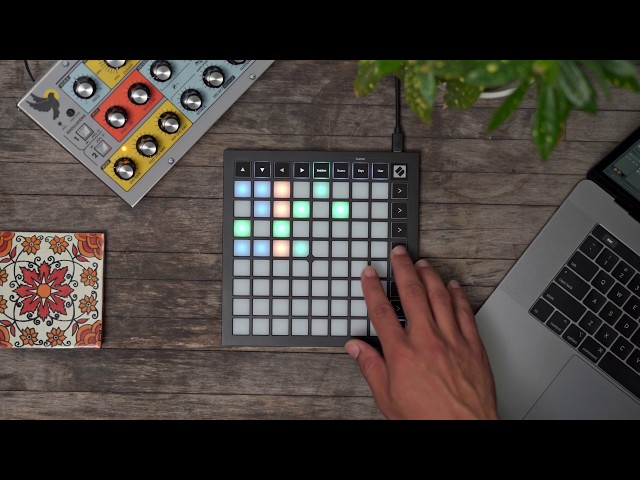 NOVATION Launchpad Mini MK3 USB/MIDI Controller | Kytary.at