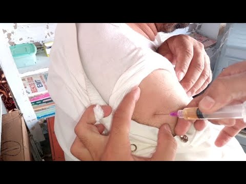 How to Give an Intramuscular Injection (the EASY way!)