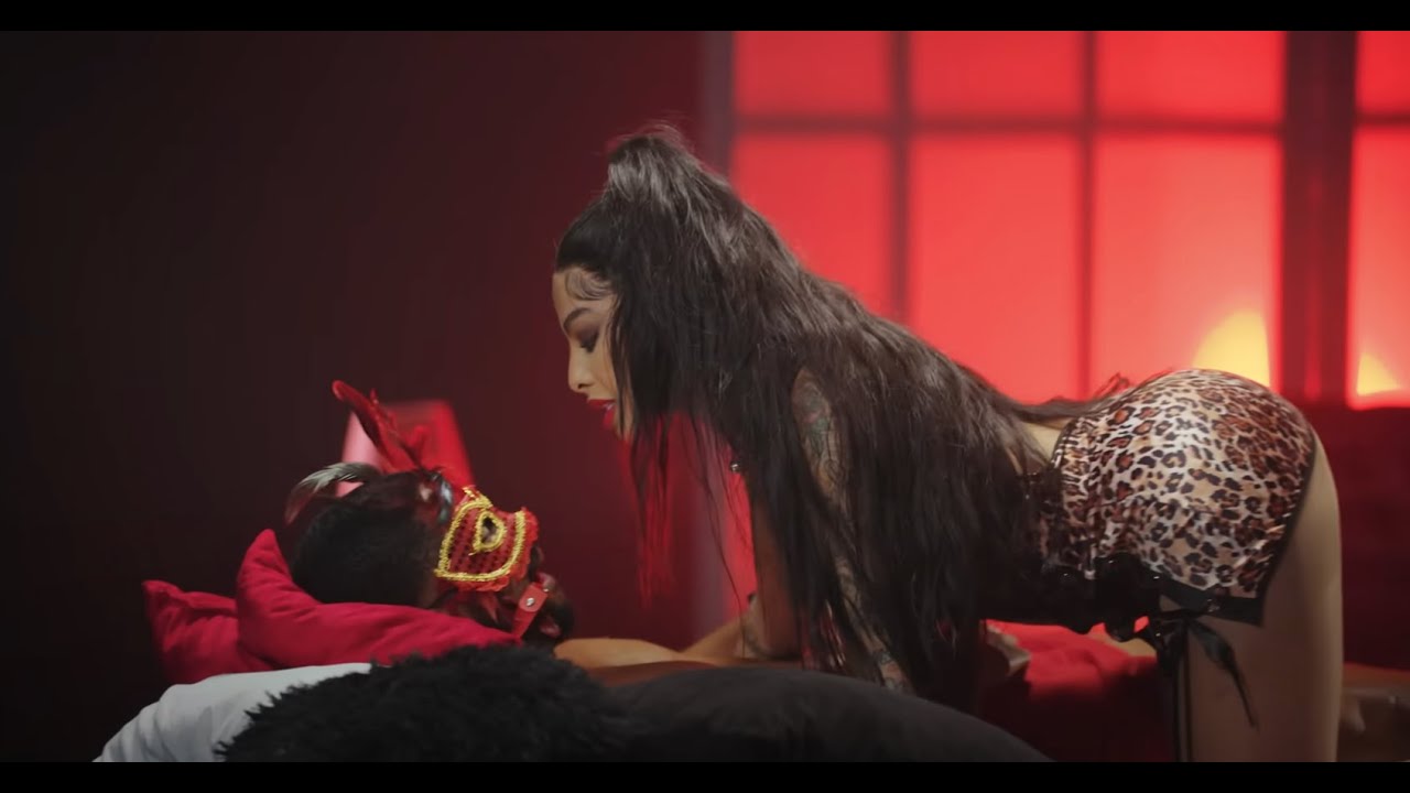 Yailin La Más Viral - Silla (Video Oficial)