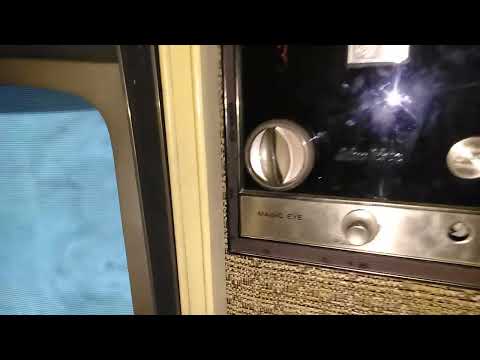 FOR SALE vintage 1960s full tube tv by rca victor (magic eye) set