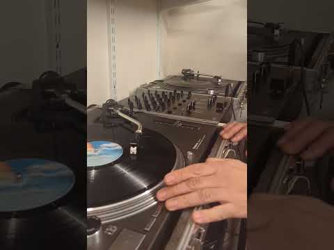 2 Records, 1 Mixer, 1 DJ JD - Rick Astley - Never Gonna Give You Up (Dub) / Colonel Abrams -Trapped