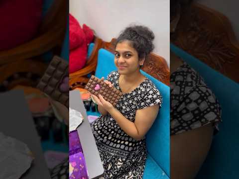 Varshini ku valentines chocolate yaar kudutha??😨 #swv #tamil #ishqyouall #trending #youtube #comedy