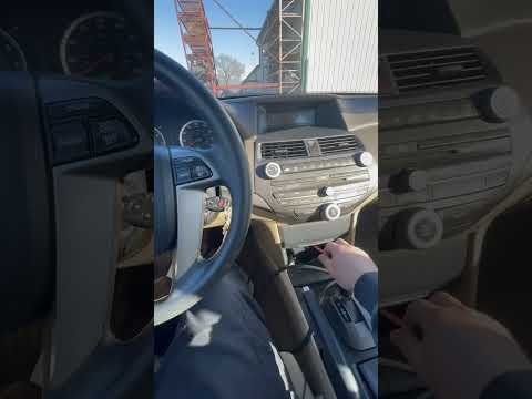 How To Check The Automatic Transmission Fluid On a Honda ! #Honda #mechanic #transmission #tips